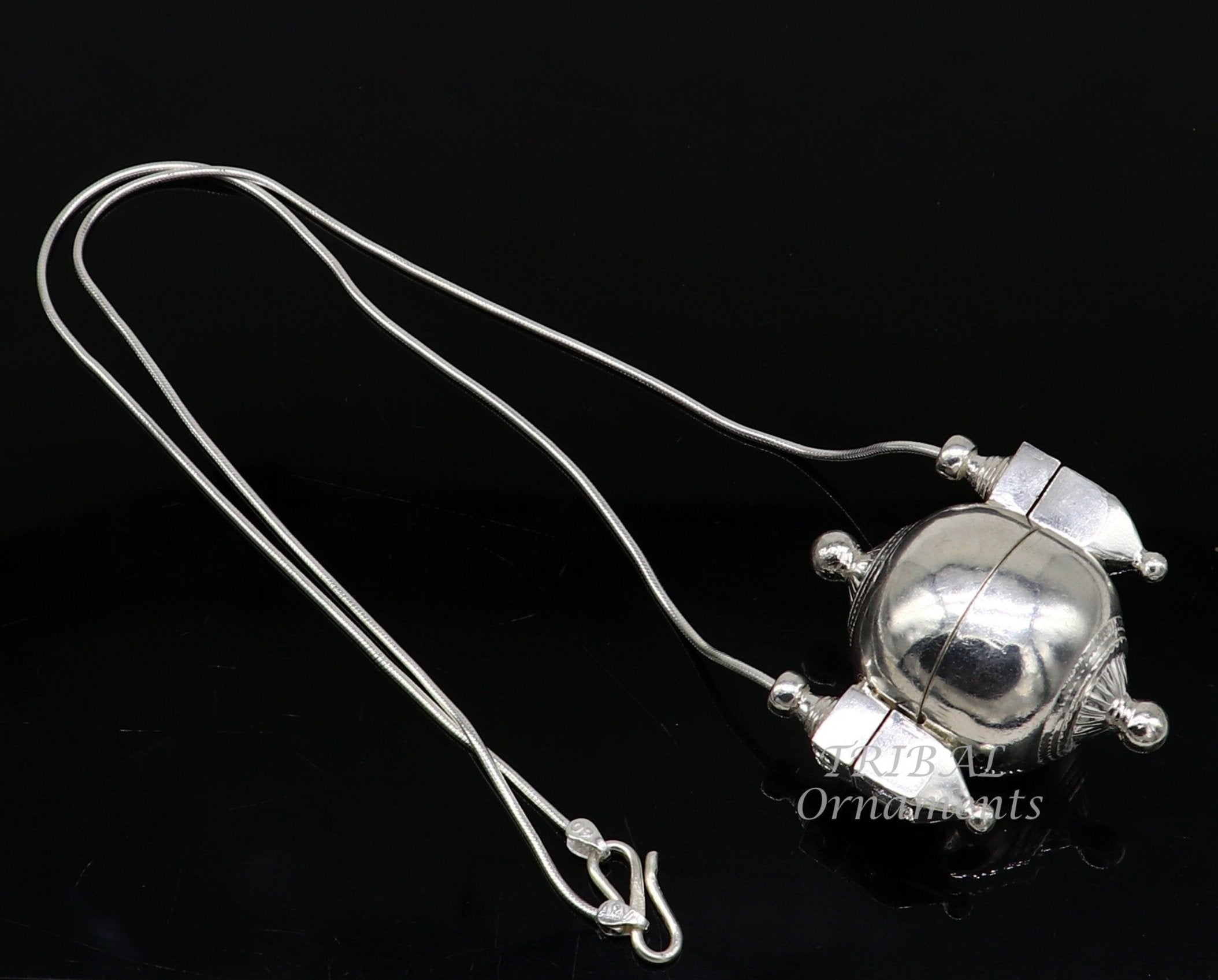 925 Sterling silver handmade solid silver chain and Shiva lingam box,