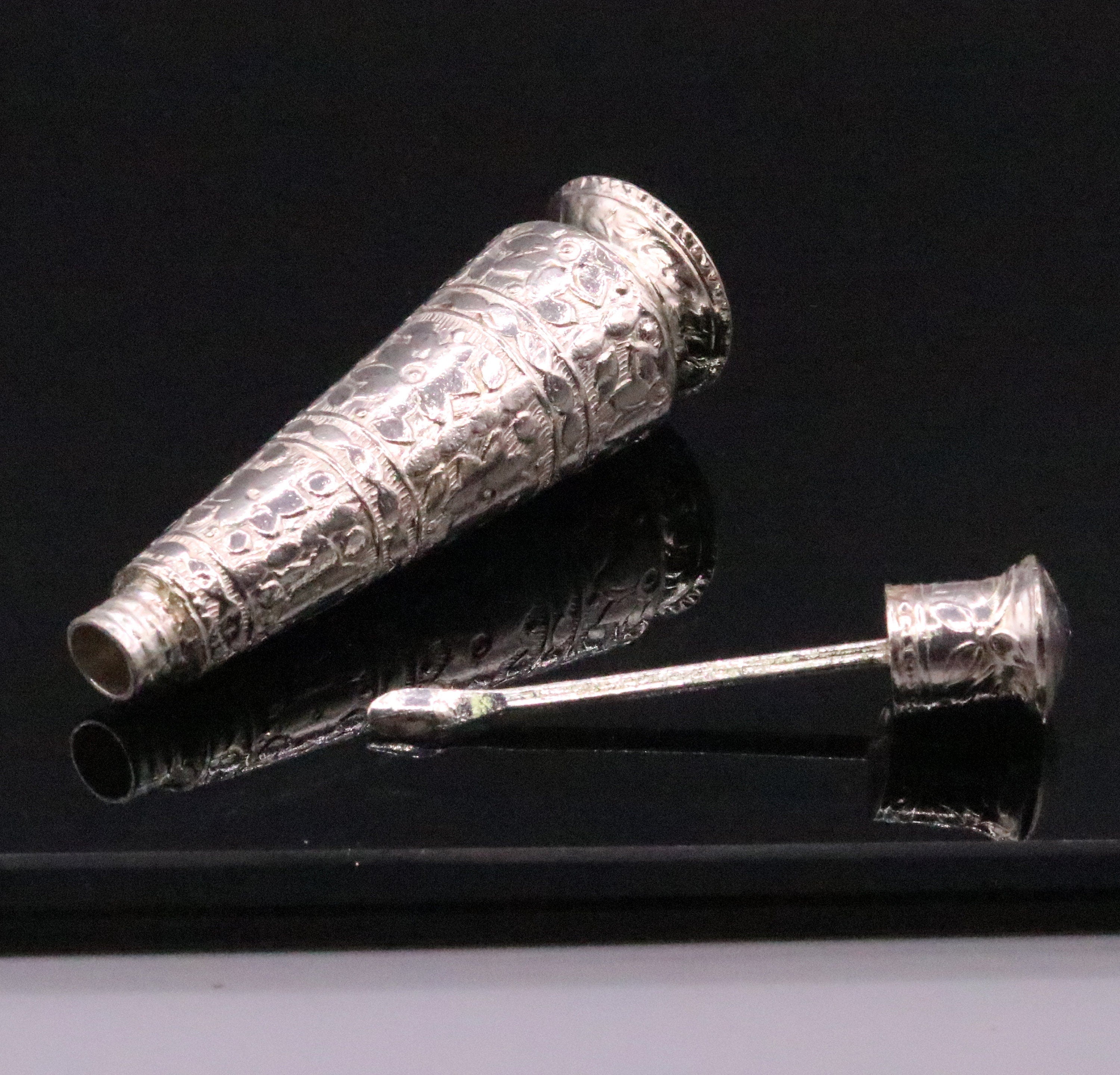 Vintage antique design 925 sterling silver sindoor box, kumkum box/ tr